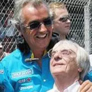 Flavio Briatore i en filbild med Max Mosley och Bernie Ecclestone - LaF1
