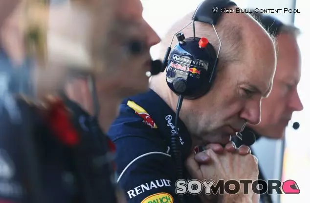 Red Bull နံရံရှိ Adrian Newey - LaF1