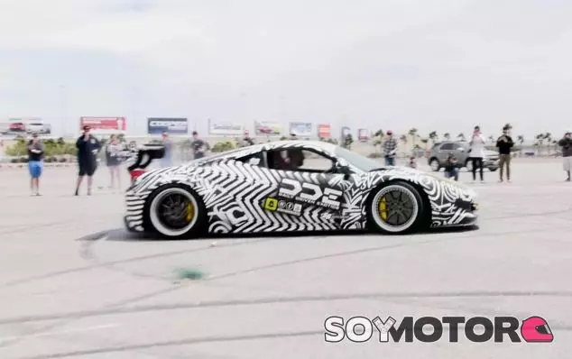 تنتمي Ferrari 458 Italia هذه ذات الألوان الغريبة إلى Daily Driven Exotic (DDE) - SoyMotor