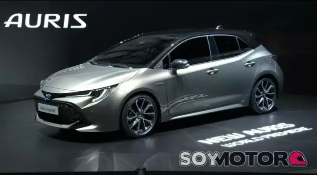 Toyota Auris 2019: hybrid hloov tshiab