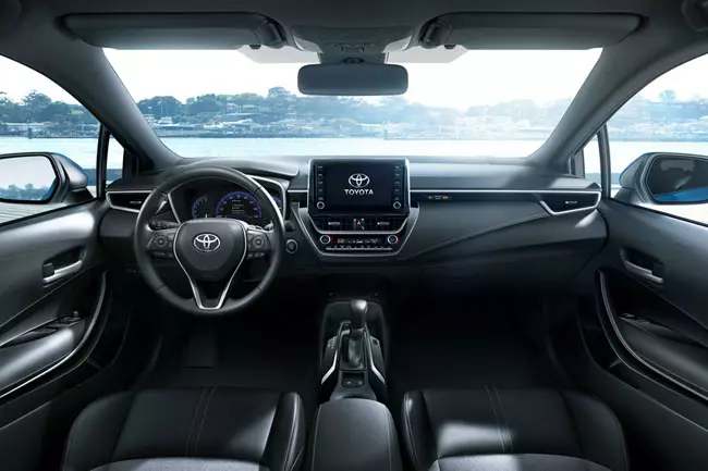 toyota-corolla-hatchback-2019-0.jpg