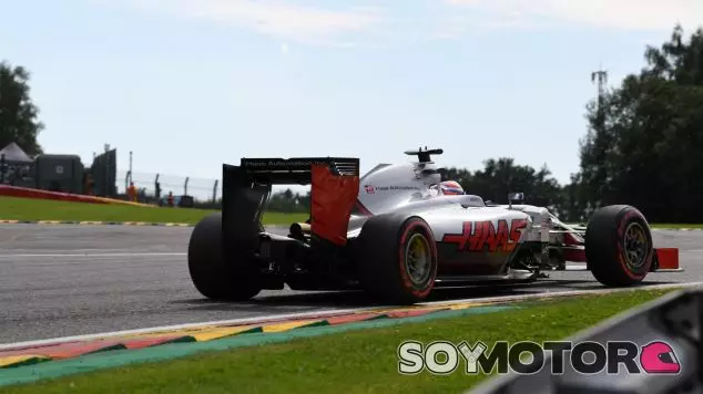 Grosjean đã dũng cảm phàn nàn trên radio về sự cân bằng của chiếc xe - LaF1