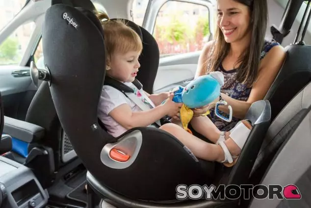 Националната полиция публикува туит, в който отговаря на най-честите въпроси за детските обезопасителни системи