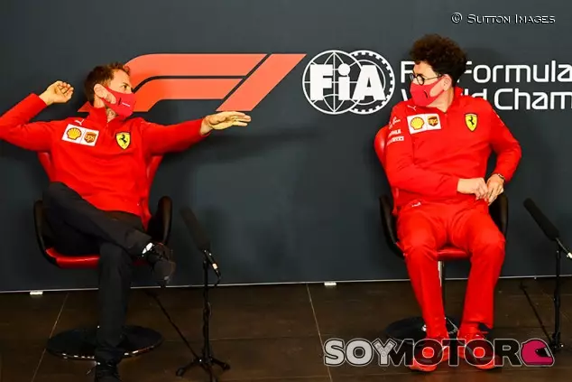 Vettel bercanda tentang ketidakhadiran Binotto: