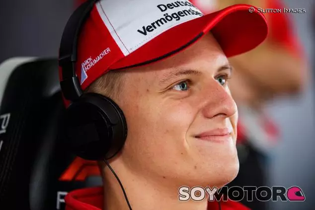 Mick Schumacher hauv daim duab duab - SoyMotor