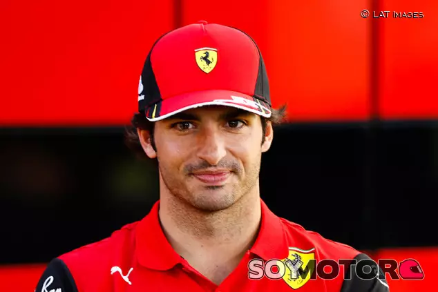 OFFICIEEL: Carlos Sainz verlengt bij Ferrari tot 2024