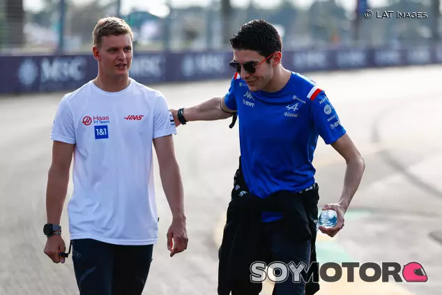 Ocon kysyy Schumacherilta kumppanikseen: