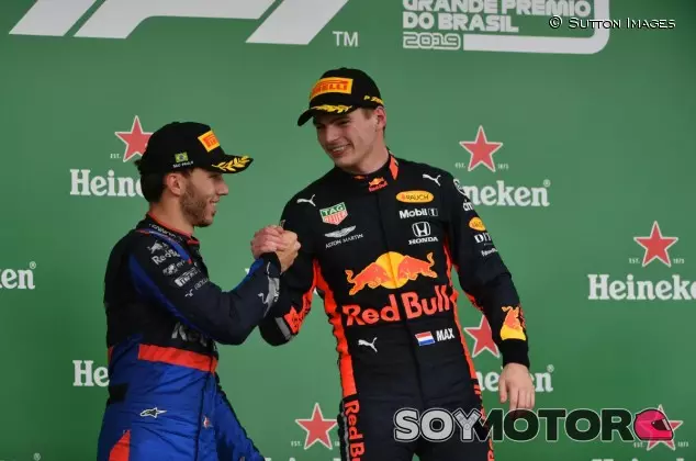 Pierre Gasly och Max Verstappen vid Brasiliens GP 2019