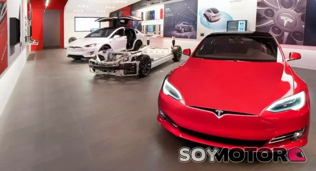 Nganyari anyar kanggo baterei Tesla