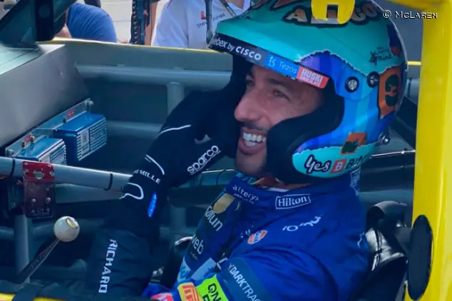 I-VIDEO: U-Ricciardo ujabulela i-Nascar ka-Dale Earnhardt e-Austin