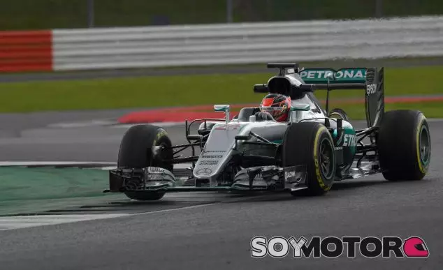 Okons testa laikā ar Mercedes 2016. gadā - SoyMotor