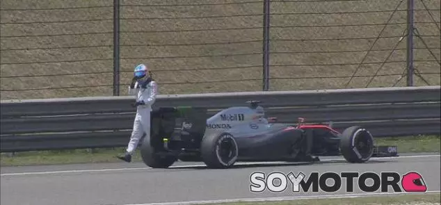 Alonso má problémy s motorem - LaF1