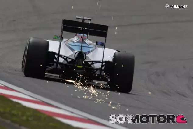 Felipe Massa yn gollwng gwreichion yn Shanghai - LaF1