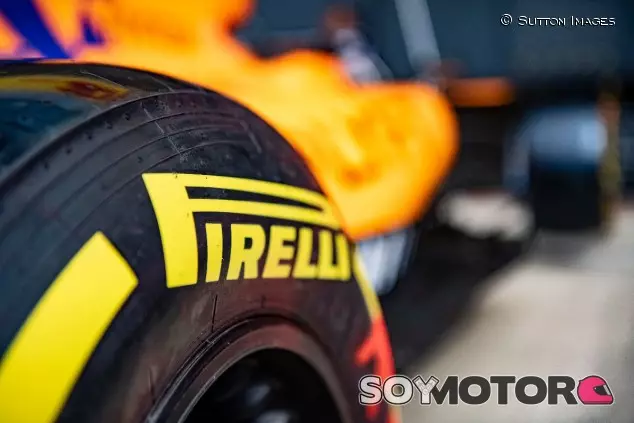 Detail of a Pirelli tire on the MCL34 - SoyMotor