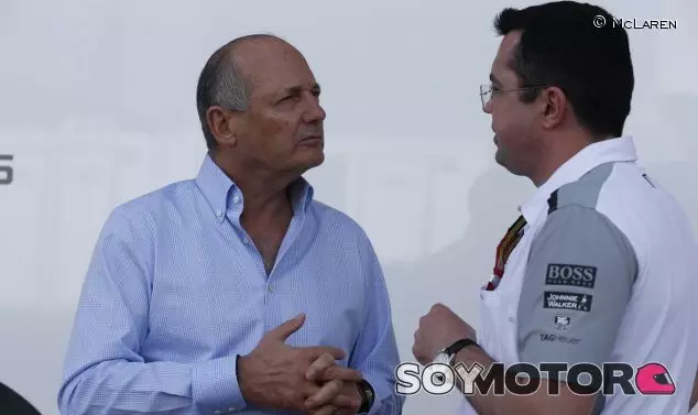 Ron Dennis rozmawia z Ericiem Boullierem - LaF1.es