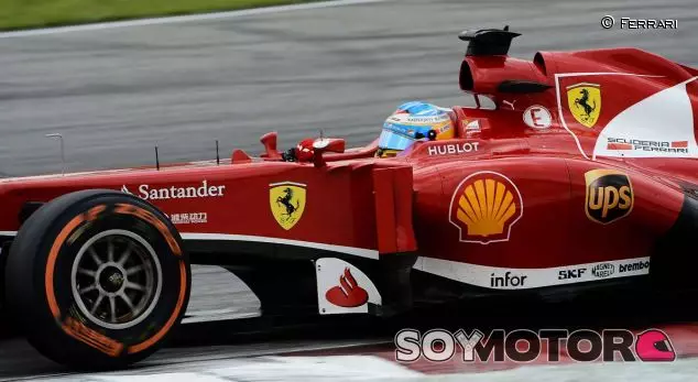 Fernando Alonso avec la Ferrari F138 - LaF1