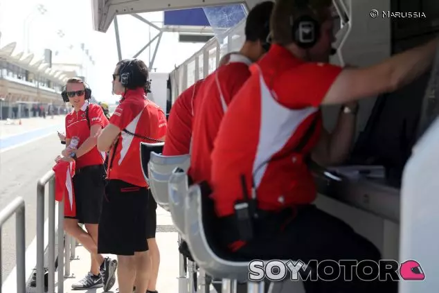 Pit Wall nan ekip la Marussia nan Bahrain - LaF1