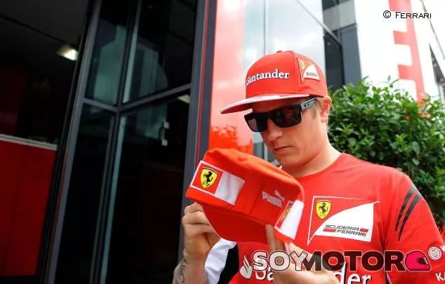 Kimi Räikkönen nel paddock di Silverstone - LaF1