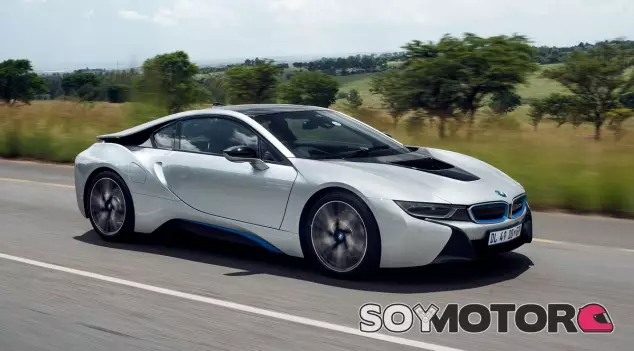 BMW yana sabunta i8 tare da tsari mai kama da wanda ya riga ya bi da BMW i3 watannin da suka gabata.