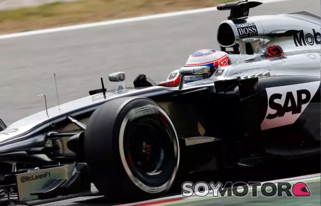 Jenson Button នៅការគ្រប់គ្រងរបស់ MP4-29 ដែលនៅតែដំណើរការដោយ Mercedes - LaF1