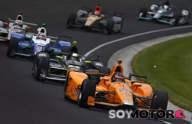 IndyCar: abashoferi barindwi bakurikirana umutwe