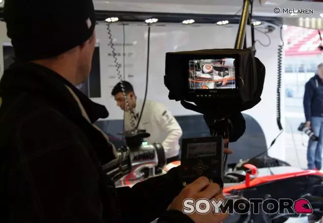 Jenson Button kutxan, McLareneko filmaketa egunean Montmeló - LaF1