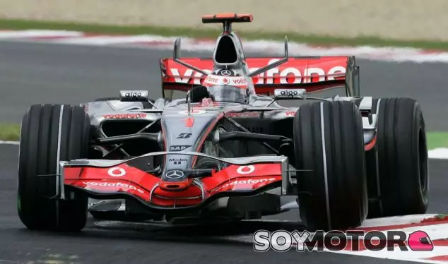 Fernando Alons 2007 yilgi McLaren MP4-22 - LaF1 bilan