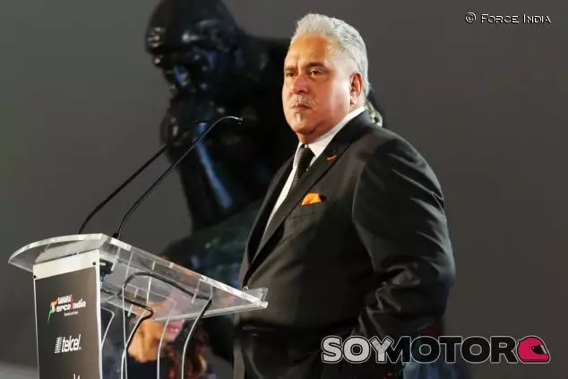 Vijay Mallya tydens die aanbieding van die nuwe Force India-ontwerp - LaF1