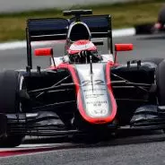 Jenson Button, haut um Circuit de Barcelona-Catalunya - LaF1