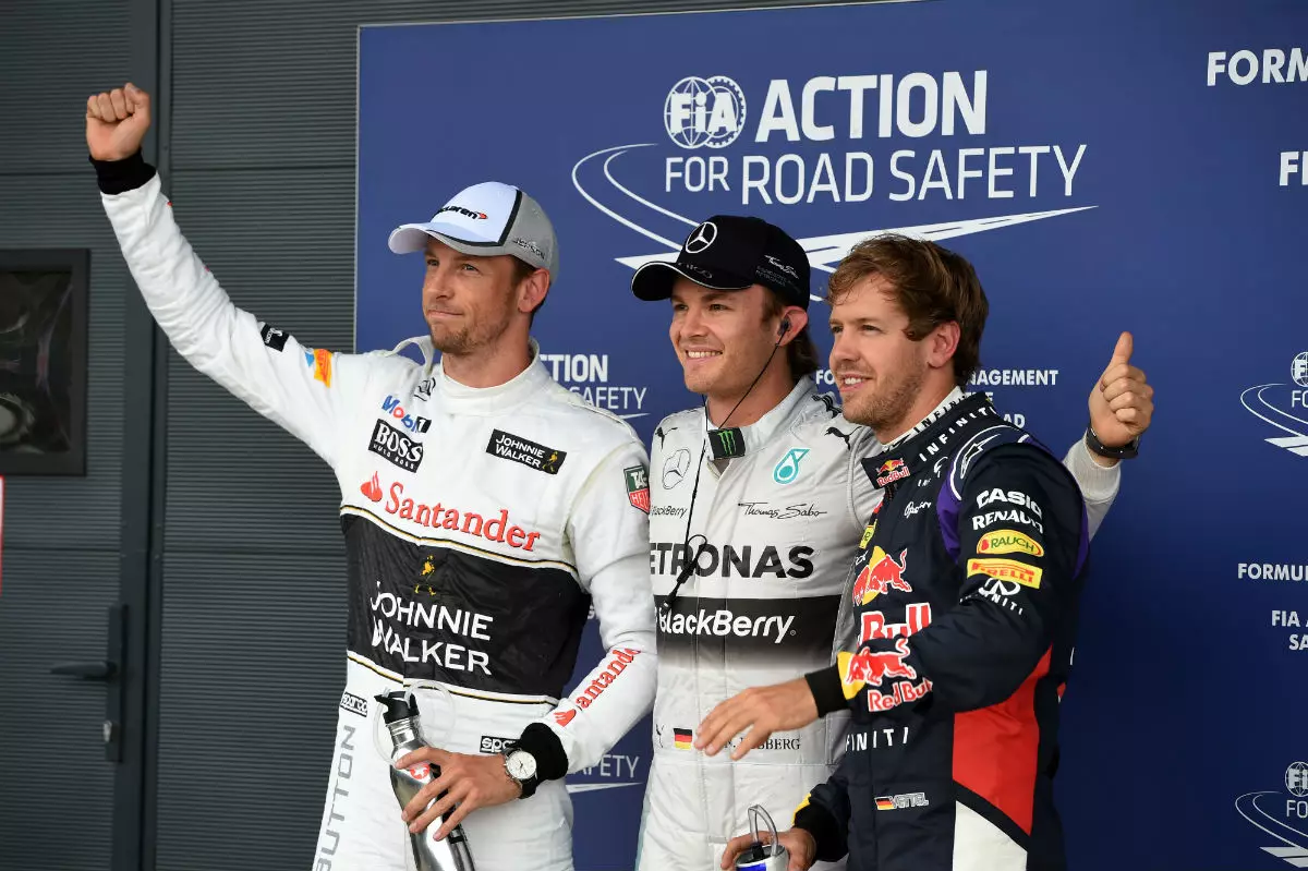 Rosberg kämpar mot regnet bättre än någon annan och tar polen med Vettel 2:a