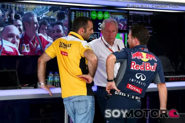 Cyril Abiteboul, Helmut Marko og Christian Horner snakker etter Malaysias Grand Prix - LaF1