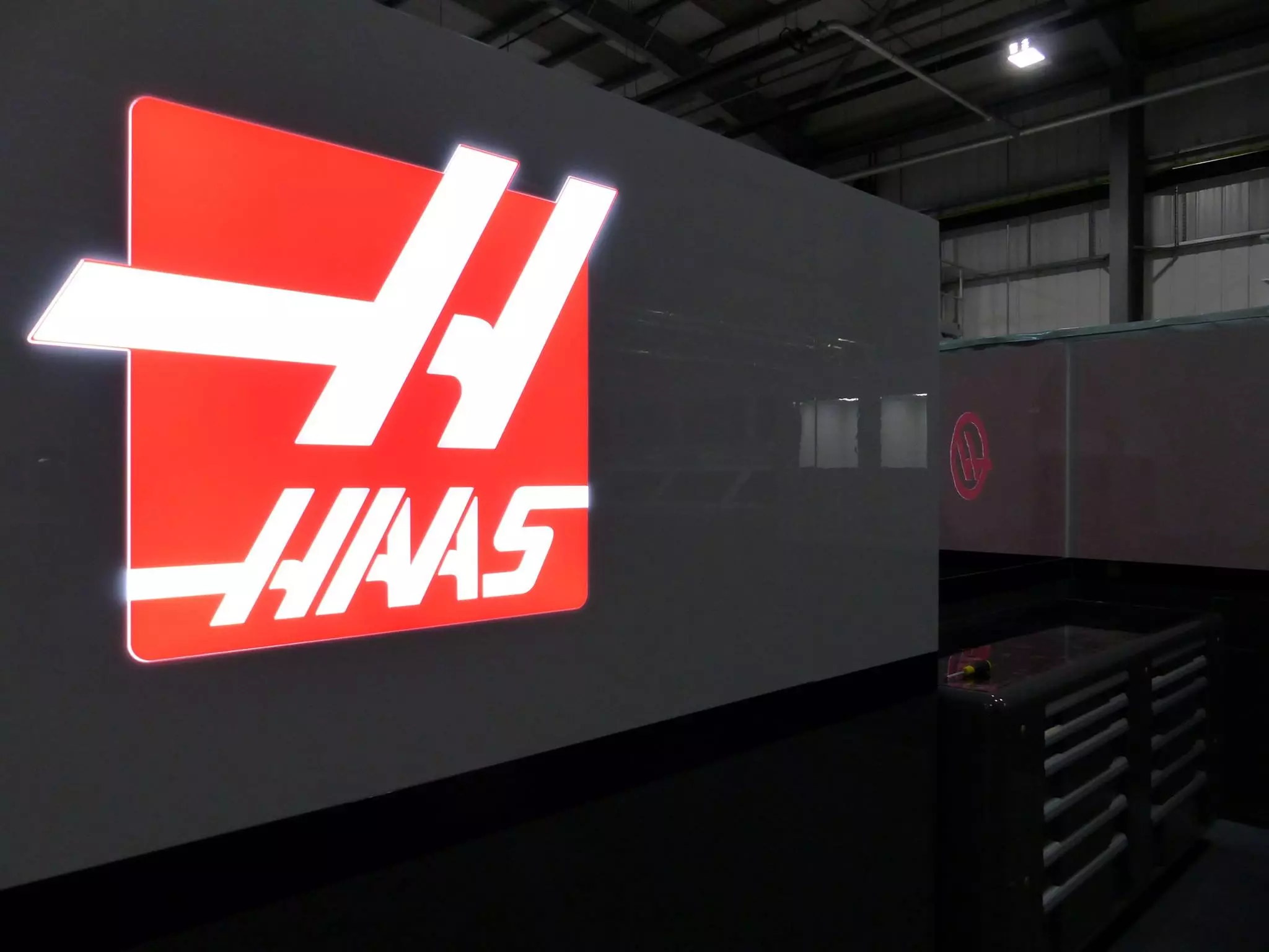 Haas F1 2016rako prestaketak amaitzen ditu: hau izango da zure kutxa 90811_2