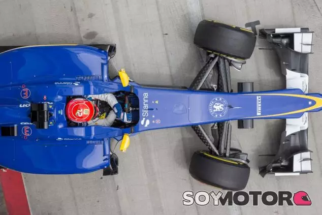 Felipe Nasrs pie Sauber - LaF1 vadības ierīcēm