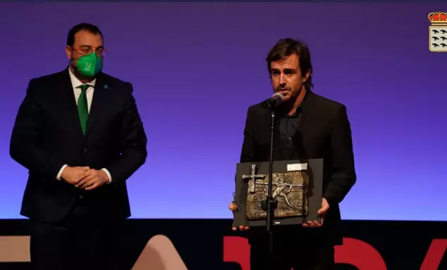 Fernando Alonso odbiera nagrodę dla najlepszego sportowca Asturii 2019 roku