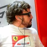 Alonso txiav txim tawm kev sib tw nrog pab pawg Mercedes-powered