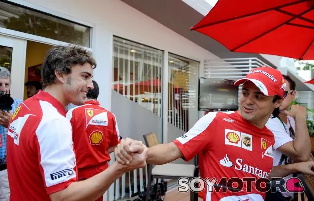 စင်္ကာပူရှိ Fernando Alonso နှင့် Felipe Massa - LaF1