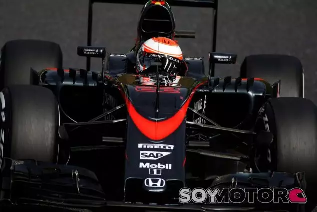 Jenson Button mengharungi perlumbaan yang sangat sukar dalam salah satu litar kegemarannya - LaF1