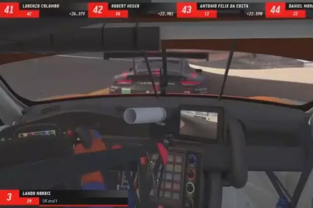 ВИДЕО: Норрис Верстаппенны стенага җибәрә ... iRacing