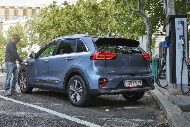 kia_niro_2019_2.jpg