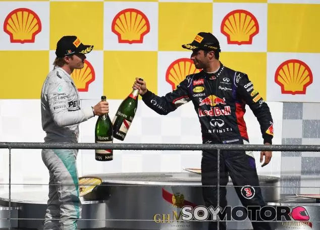 Nico Rosberg eta Daniel Ricciardo Belgikako podiumean - LaF1