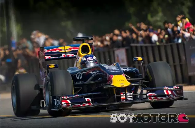 Daniel Ricciardo tamin'ny hetsika fampahafantarana ho an'ny Red Bull, tamin'ny 2011 - LaF1