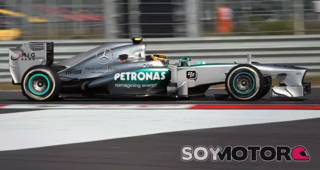 Lewisas Hamiltonas pirmavo pirmosiose dviejose Korėjos GP – LaF1 – sesijose