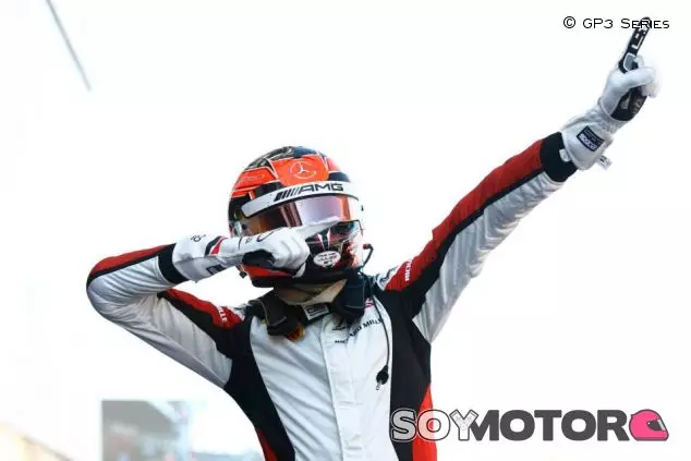 Esteban Ocon סעלאַברייץ זיין נצחון אין Circuit de Barcelona-Catalunya - LaF1