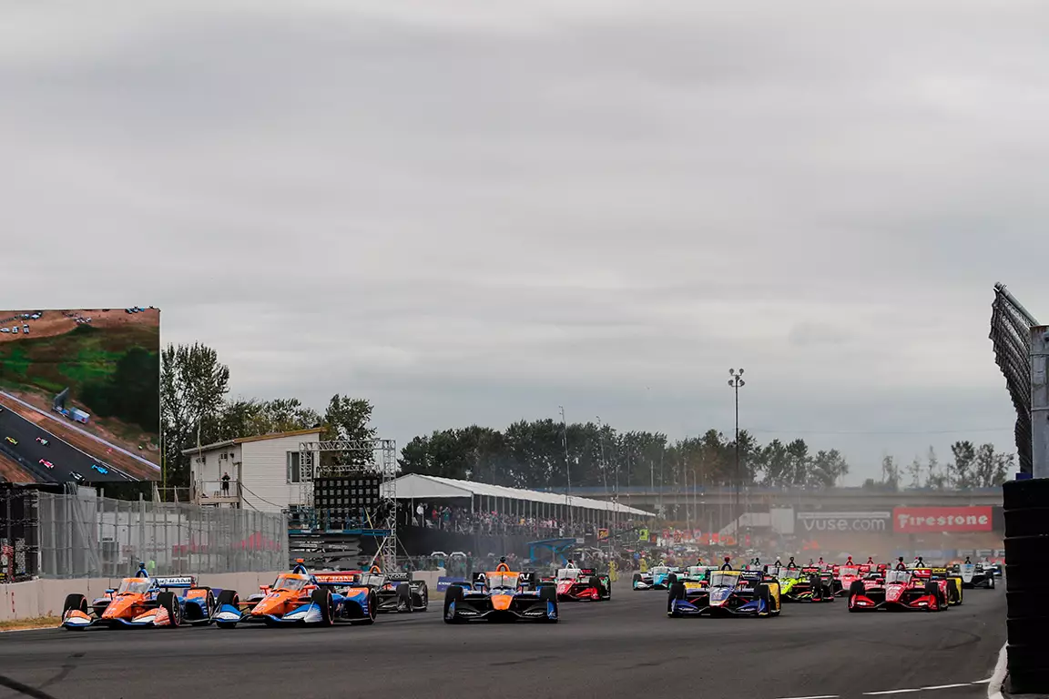 فینال بزرگ IndyCar: سه گاناسی در برابر سه پنسکه، با اووارد به عنوان مهمان