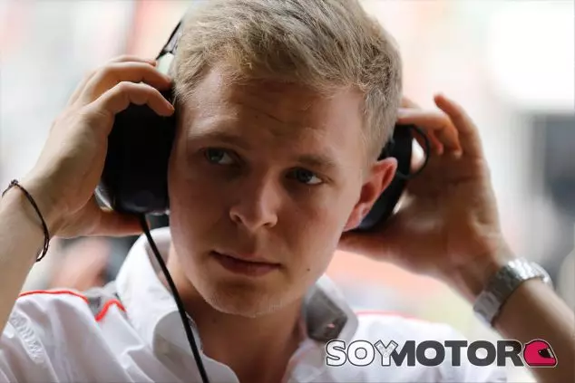 Kevin Magnussen په هندي پیټ لین کې - LaF1