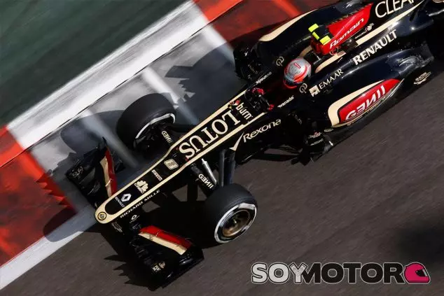 Romain Grosjean sa mga kontrol ng kanyang E21 sa Abu Dhabi - LaF1