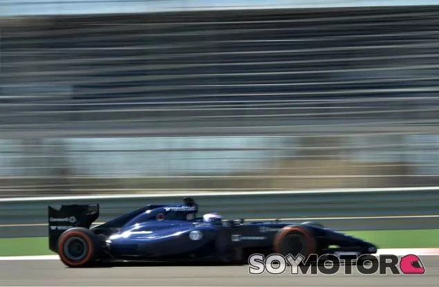 Valtteri Bottas kasama ang FW36 - LaF1