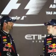 Mark Webber ja Sebastian Vettel Abu Dhabin palkintokorokkeella - LaF1