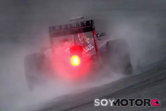 Sebastian Vettel Sepang-en diluvioan - LaF1