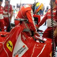 Fernando Alonso in de Ferrari-box in Korea - LaF1